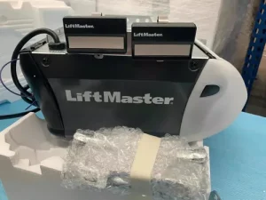 Motor Liftmaster 1210E - 1/2HP para Puertas de Garaje | Deneb Tecnología